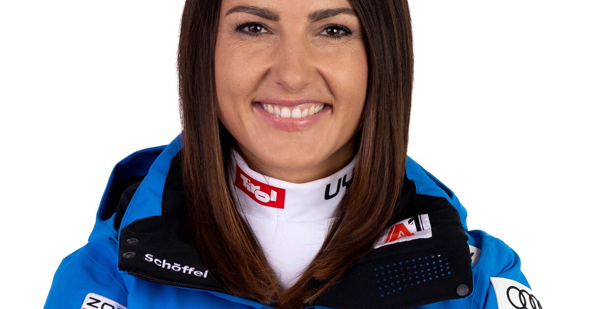 Stephanie Venier Photo Stephanie Venier Nimmt Die Kristallkugel Ins ...